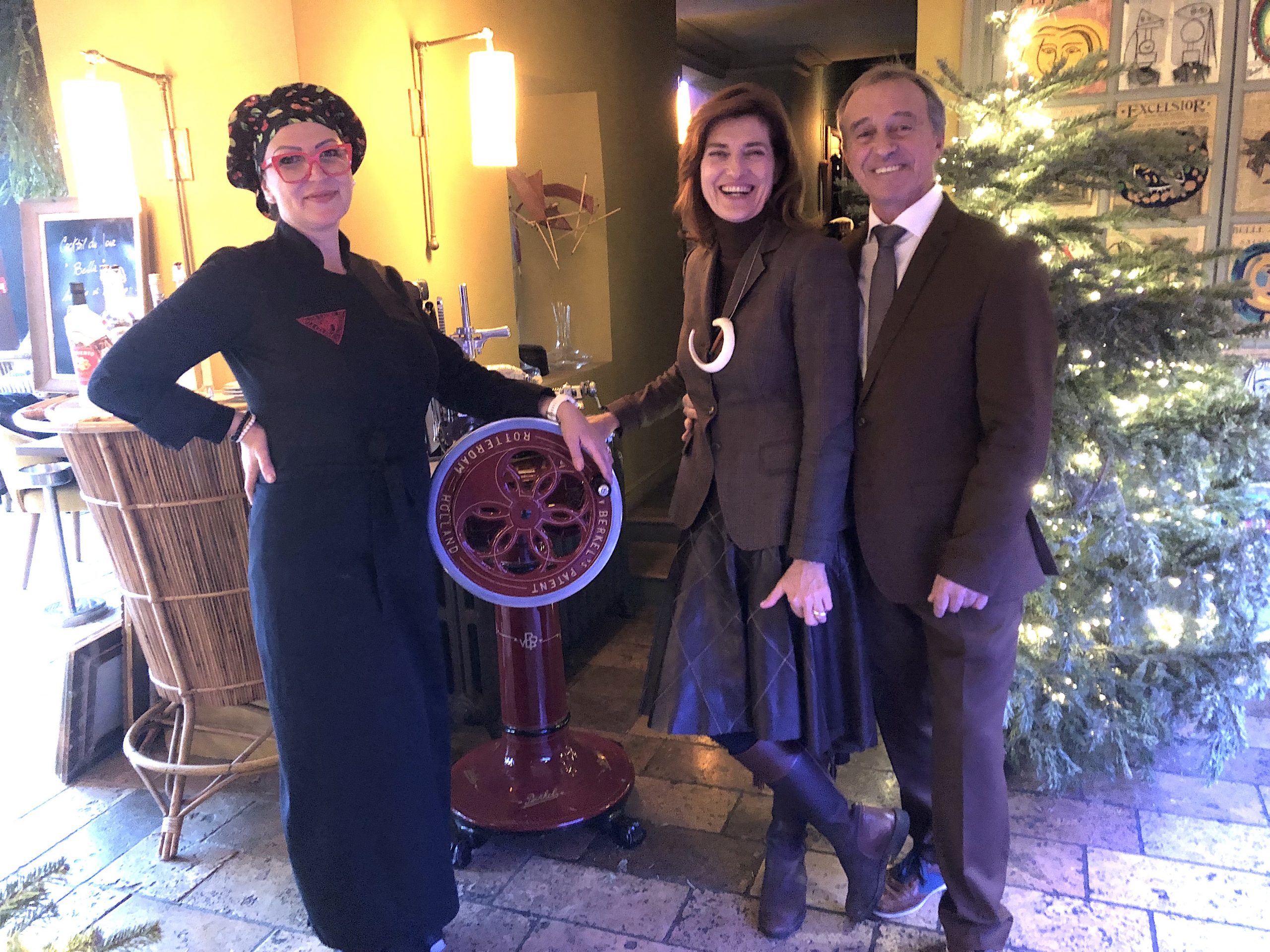 B SIMONA LAURA JONATHAN – Table libre